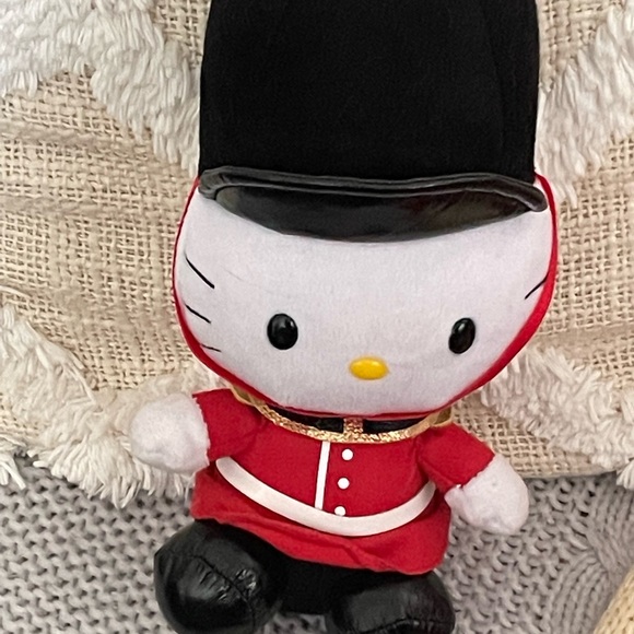 Sanrio | Toys | Hello Kitty Uk London England Royal Guard Plushie ...